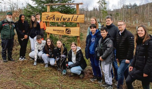 Edertalschule - Mit den Spaniern im Wald (HNA, 27.03.2023)